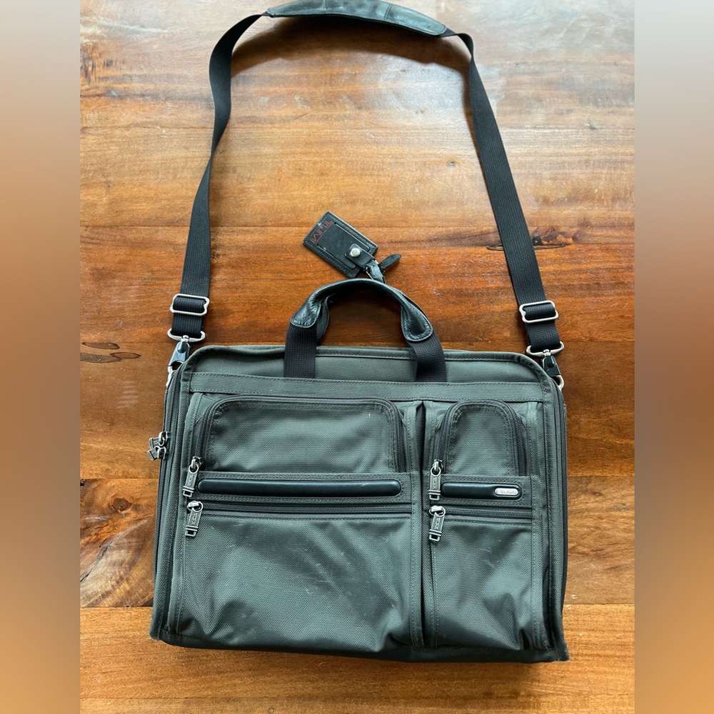 Tumi Alpha Laptop Slim Nylon/Leather Large Screen Bri… - Gem